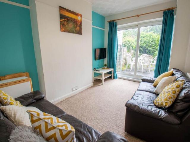1 bedroom house to rent