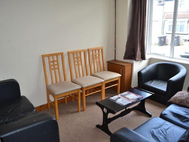 1 bedroom house to rent