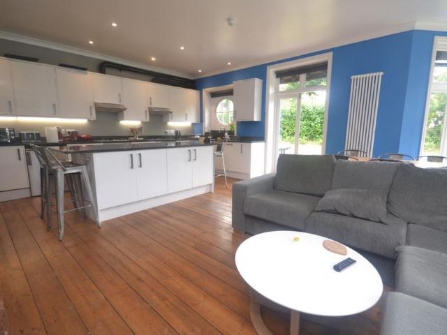 1 bedroom House To Rent Total Size: 3585 SQ FT