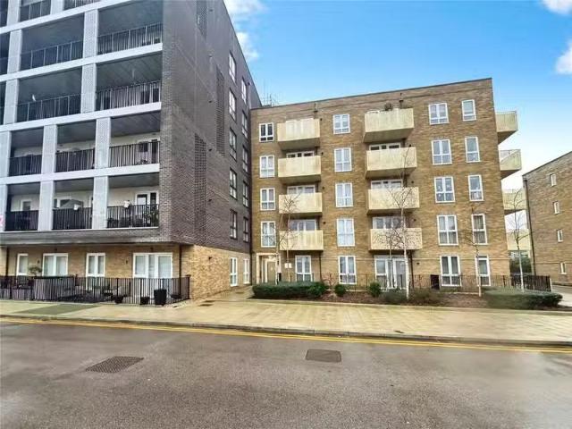 1 bedroom House to rent, Corys Road, Rochester, ME1 £1,400 pcm