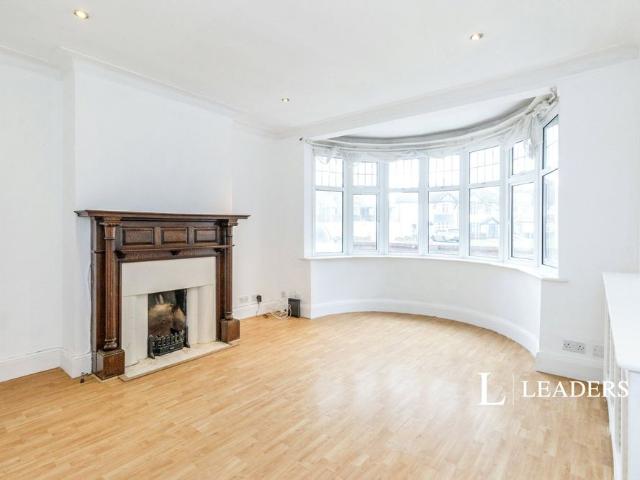 1 bedroom house to rent Elgar Avenue, Surbiton, KT5