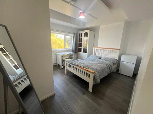 1 Bedroom House To Rent In Overn Avenue, Buckingham, Buckinghamshire, MK18