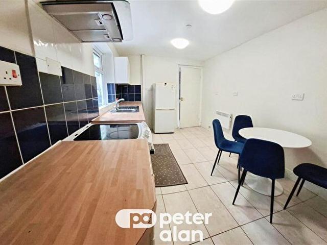 1 Bedroom House To Rent In Oxford Street, SA1
