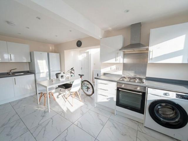 1 Bedroom House To Rent In Salisbury Street, Beeston, East Midlands, NG9