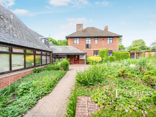 1 bedroom house to rent Newport Road, Willen, Milton Keynes, Buckinghamshire, MK15