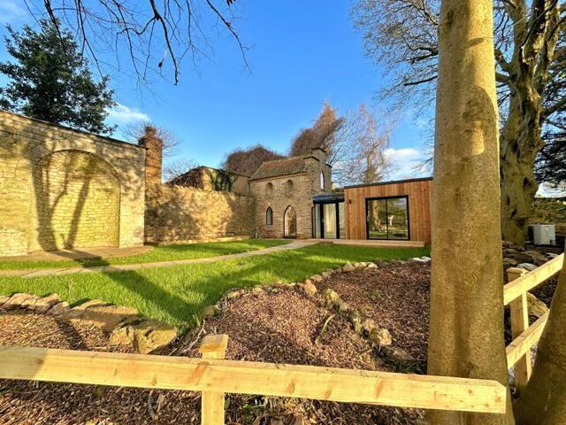 1 Bedroom House Thornbury South Gloucestershire LS100615203