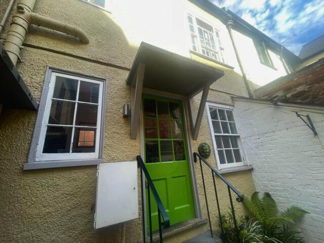 1 Bedroom House Tiverton Devon 99380896