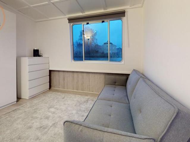 1 bedroom houseboat to rent