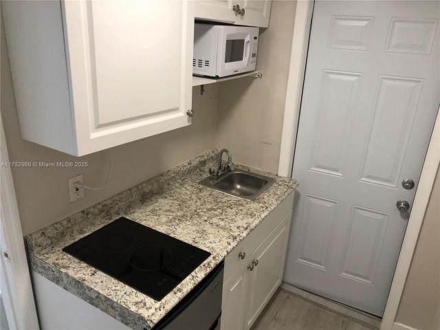 1 bedroom, Hollywood FL 33024 88460918