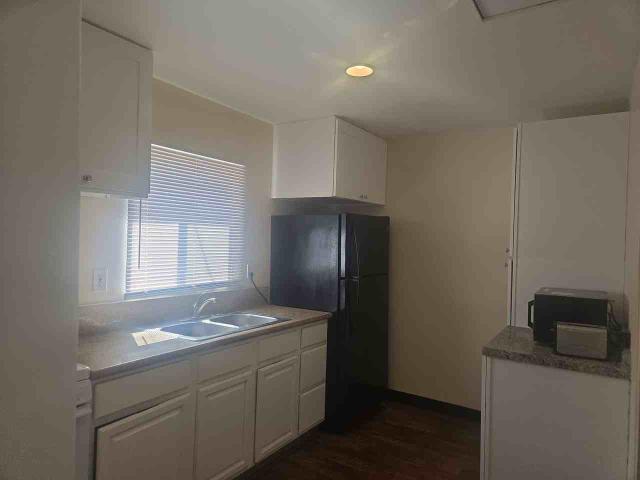 1 Bedroom Home for Rent at 561 E 20th St, Long Beach, CA 90806 Central Long Beach