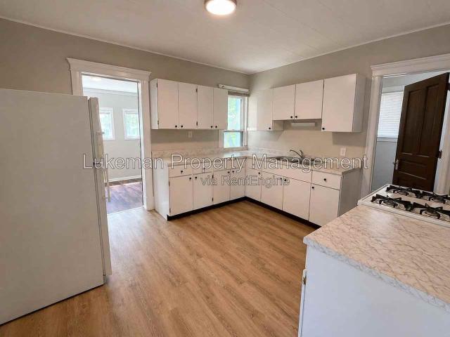 1 Bedroom Home for Rent at 617 Forest St #1, Kalamazoo, MI 49008 Vine