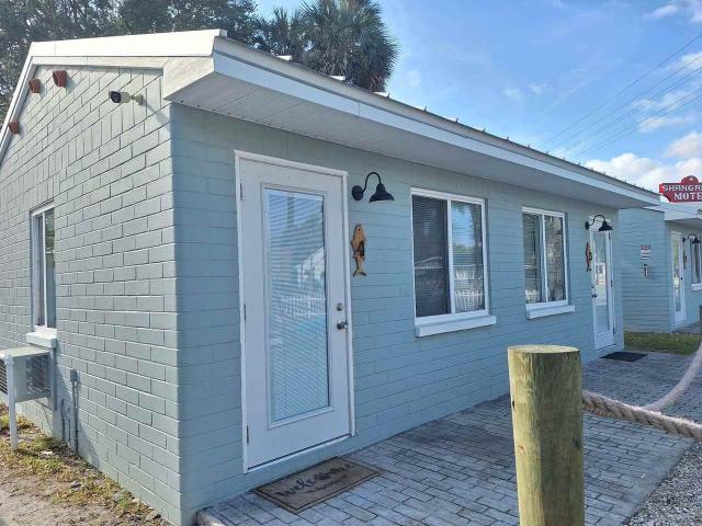 Studio Home for Rent at 805 N Dixie Fwy #4, New Smyrna Beach, FL 32168