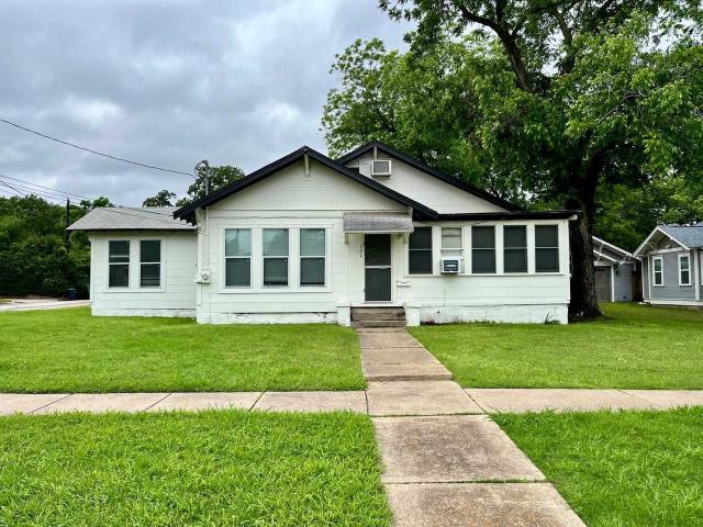 1 Bedroom Home for Rent at 1002 Gregg St #CB, Denton, TX 76201