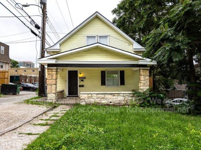 1 Bedroom Home for Rent at 1111 W 44th St #B, Kansas City, MO 64111 West Plaza