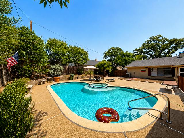 1 Bedroom Home for Rent at 1321 Wade Dr #NA, Bedford, TX 76022 Kelmont Park