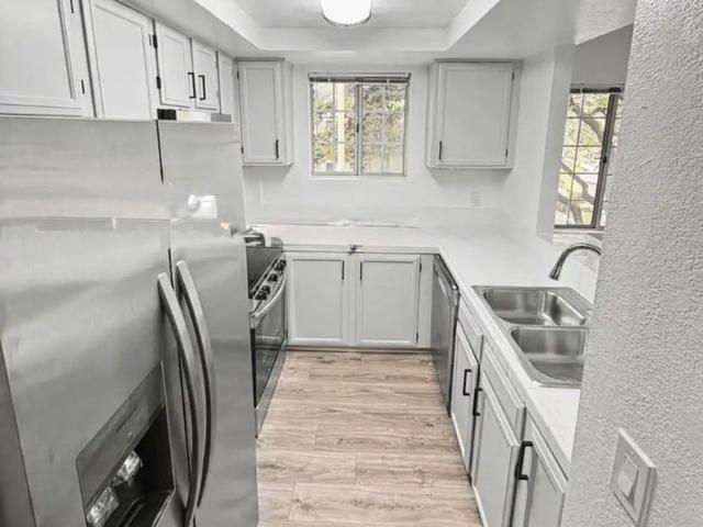 1 Bedroom Home for Rent at 1424 Market St #A, Oakland, CA 94607 Oak Center