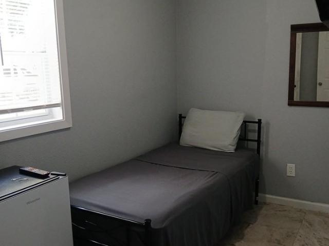 1 Bedroom Home for Rent at 16685 Meadowcroft, Montgomery, TX 77316