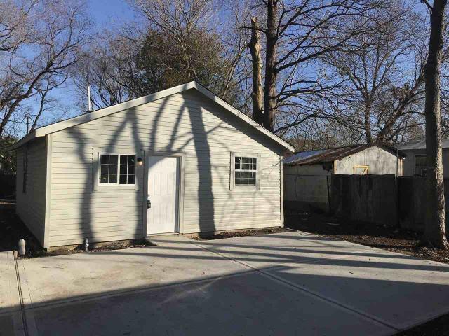 1 Bedroom Home for Rent at 312 W Austin Ave #B, Pasadena, TX 77502 Downtown Pasadena