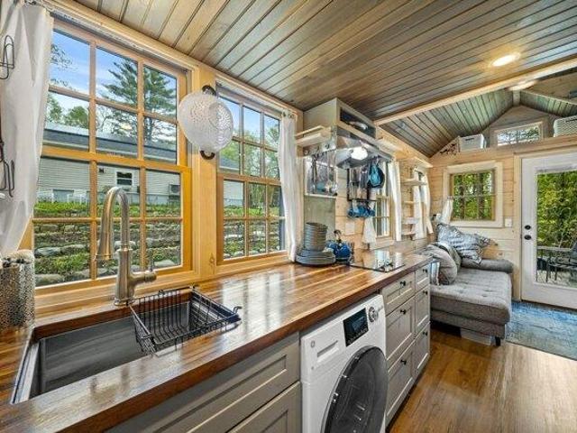 1 bedroom, Hudson ME 04449 LS103033728