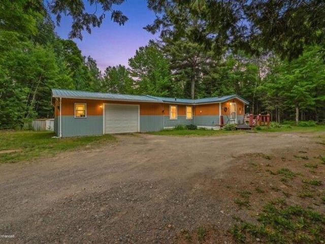 1 bedroom, Hudson ME 04449 103850069