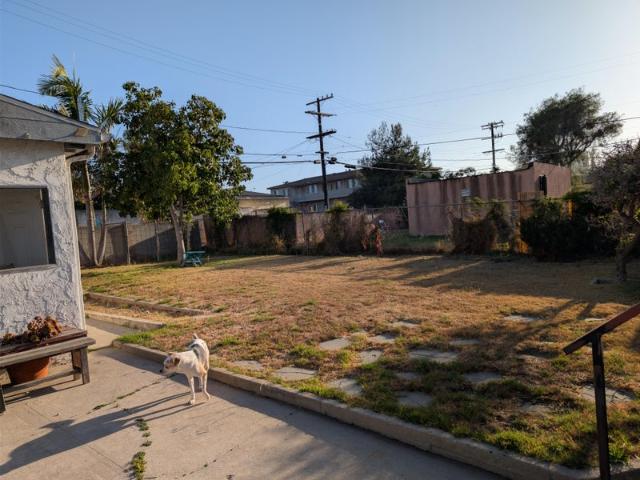 1 Bedroom in 3 Bedroom 1 Bath House for Rent