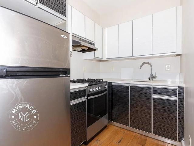 1 bedroom in 4 bed 2 bath apartment in bed stuy!