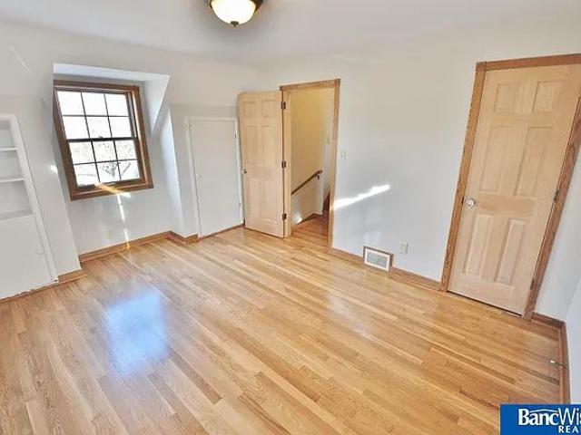 1 bedroom in cozy creative home