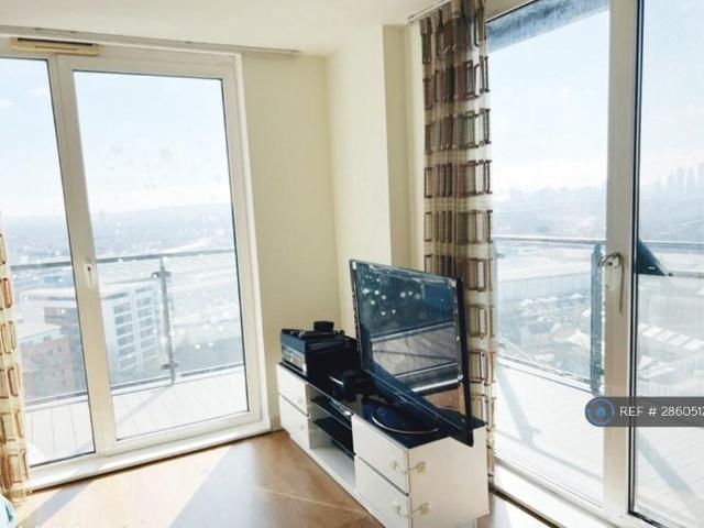 1 bedroom in a flat share to rent
