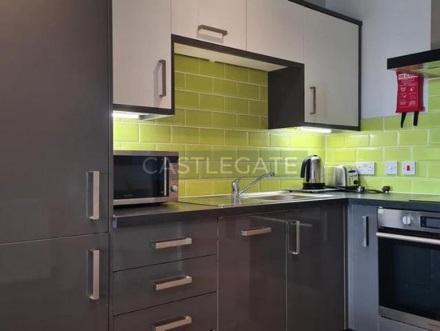 1 bedroom in a flat share to rent