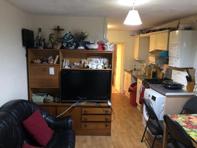 1 bedroom in a flat share to rent