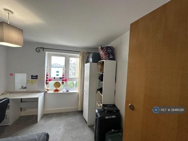 1 bedroom in a flat share to rent