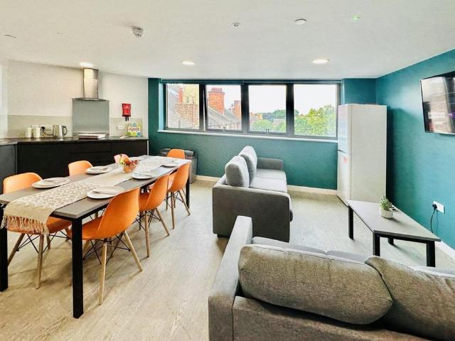 1 bedroom in a flat share to rent