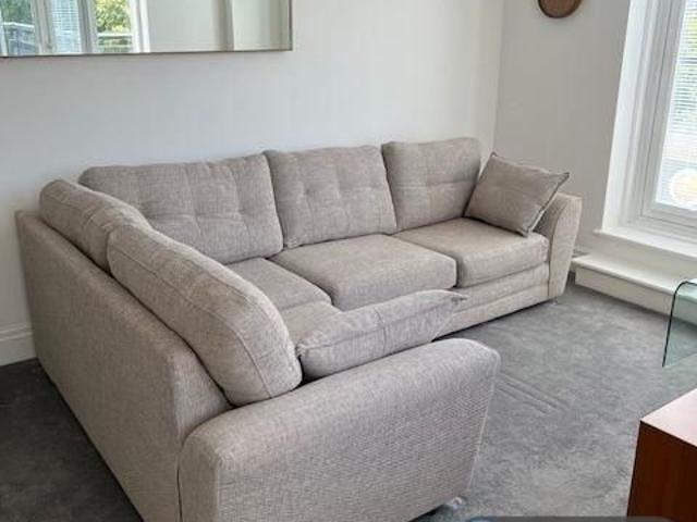 1 bedroom in a flat share to rent