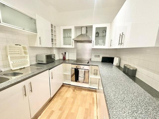 1 bedroom in a flat share to rent