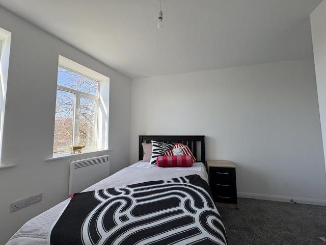 1 bedroom in a flat share to rent