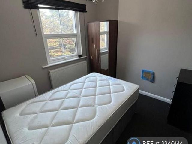 1 bedroom in a flat share to rent