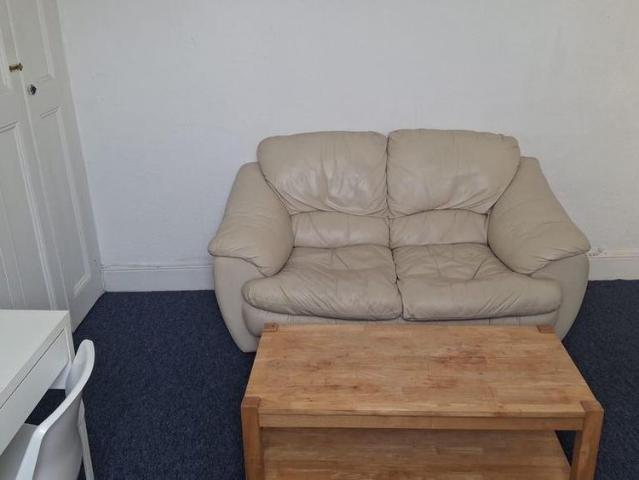 1 bedroom in a flat share to rent