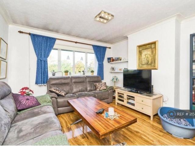 1 bedroom in a flat share to rent