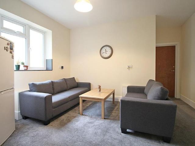 1 bedroom in a flat share to rent