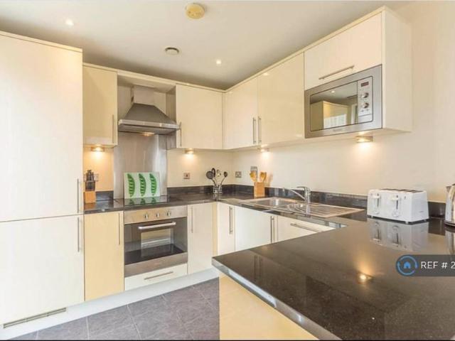 1 bedroom in a flat share to rent