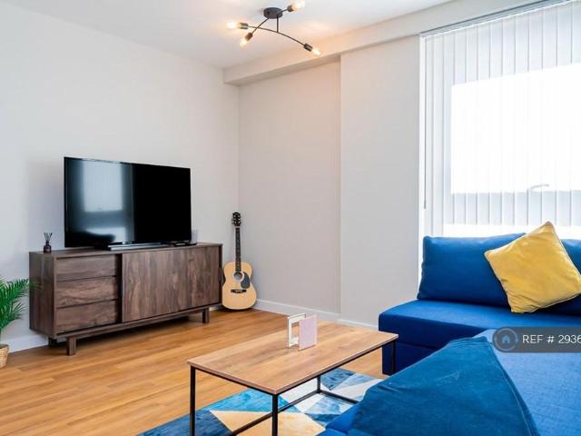 1 bedroom in a flat share to rent