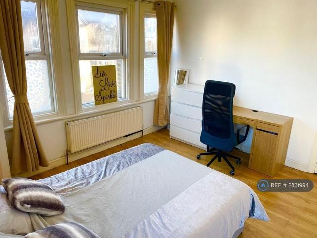 1 bedroom in a flat share to rent