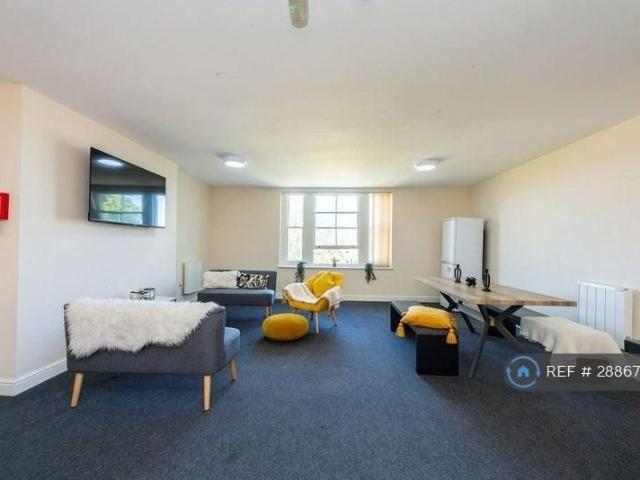 1 bedroom in a flat share to rent