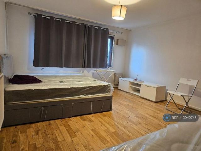1 bedroom in a flat share to rent