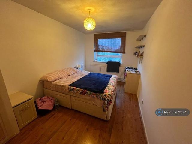 1 bedroom in a flat share to rent