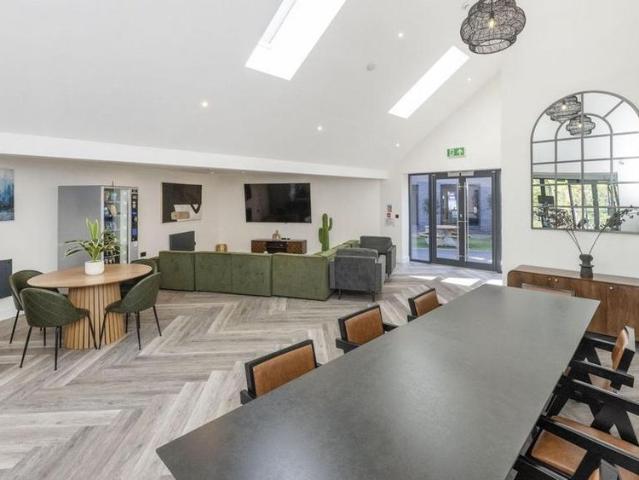 1 bedroom in a flat share to rent