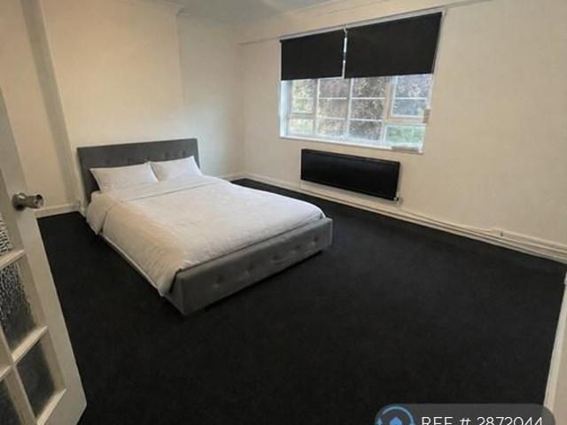 1 bedroom in a flat share to rent