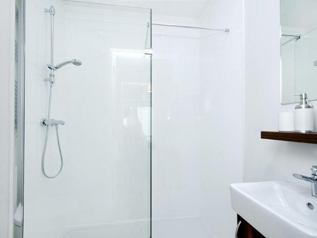 1 bedroom in a flat share to rent