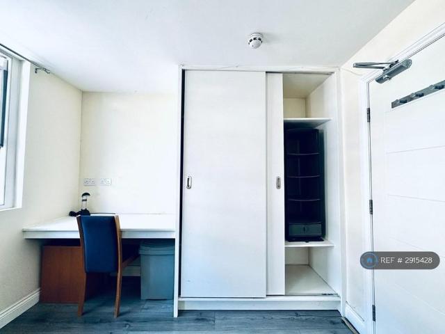1 bedroom in a flat share to rent