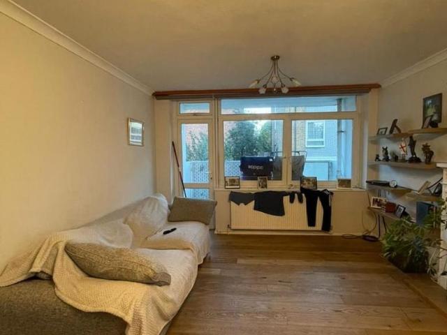 1 bedroom in a flat share to rent